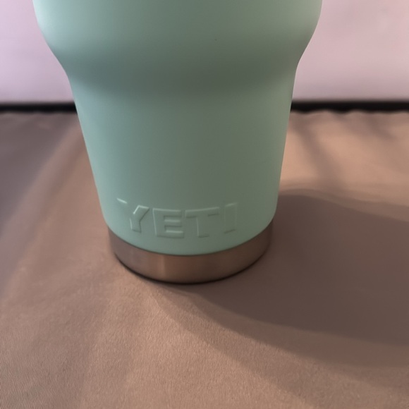 Yeti | Kitchen | Yeti Aqua Tumbler With Plastic Lid | Poshmark